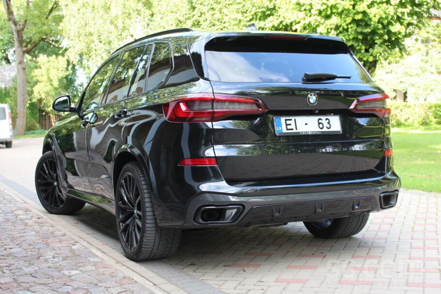 Black BMW X5 2021 in Riga, with an engine capacity of 3.00 L and mileage of 91 thousand km for 49990 €, photo 6 on AUTOMOTO.COM.LV