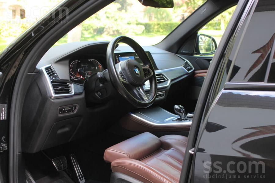 Black BMW X5 2021 in Riga, with an engine capacity of 3.00 L and mileage of 91 thousand km for 49990 €, photo 8 on AUTOMOTO.COM.LV