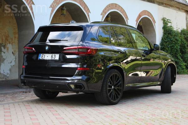 Melns BMW X5 2021 Rīga, ar dzinēja tilpumu 3.00 L un nobraukumu 91 tūkst. km par 49990 €, foto 2 vietnē AUTOMOTO.COM.LV