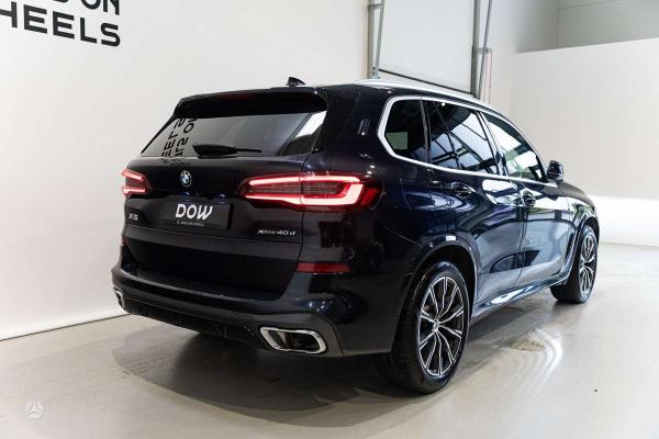 Black BMW X5 2021 in Vilnius, with an engine capacity of 2.99 L and mileage of 92 thousand km for 47900 €, photo 5 on AUTOMOTO.COM.LV