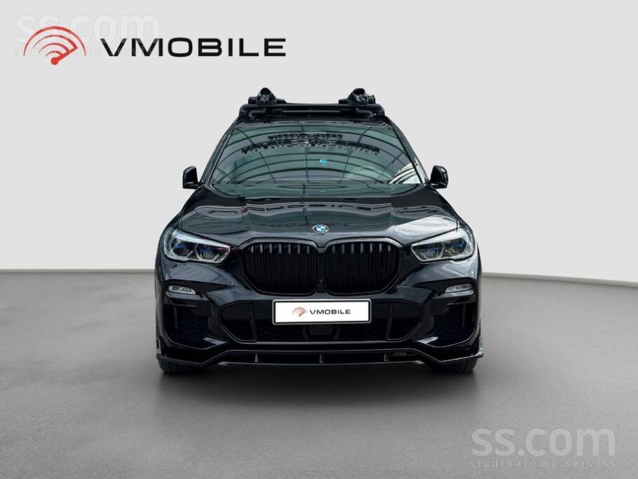 Black BMW X5 2021 in Riga, with an engine capacity of 3.00 L and mileage of 102 thousand km for 49900 €, photo 4 on AUTOMOTO.COM.LV