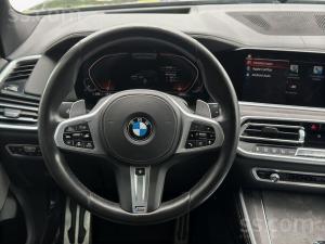 Black BMW X5 2021 in Riga, with an engine capacity of 3.00 L and mileage of 102 thousand km for 49900 €, photo 9 on AUTOMOTO.COM.LV