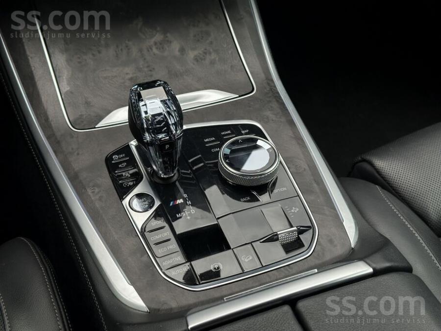Black BMW X5 2021 in Riga, with an engine capacity of 3.00 L and mileage of 102 thousand km for 49900 €, photo 10 on AUTOMOTO.COM.LV