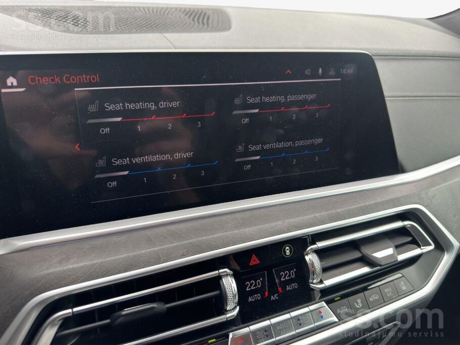 Black BMW X5 2021 in Riga, with an engine capacity of 3.00 L and mileage of 102 thousand km for 49900 €, photo 13 on AUTOMOTO.COM.LV