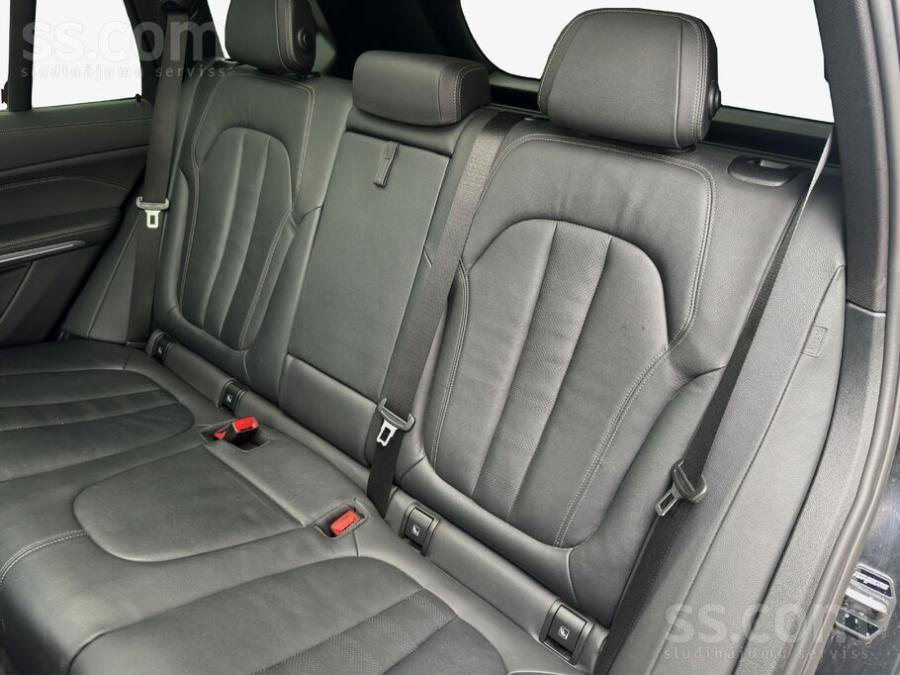 Black BMW X5 2021 in Riga, with an engine capacity of 3.00 L and mileage of 102 thousand km for 49900 €, photo 15 on AUTOMOTO.COM.LV