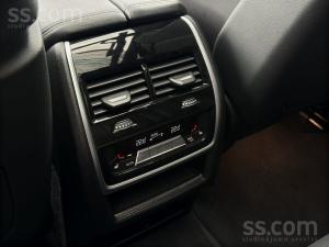 Black BMW X5 2021 in Riga, with an engine capacity of 3.00 L and mileage of 102 thousand km for 49900 €, photo 19 on AUTOMOTO.COM.LV