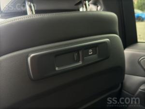 Black BMW X5 2021 in Riga, with an engine capacity of 3.00 L and mileage of 102 thousand km for 49900 €, photo 20 on AUTOMOTO.COM.LV
