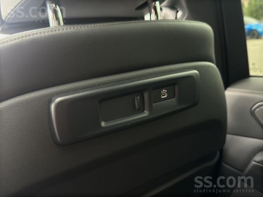 Black BMW X5 2021 in Riga, with an engine capacity of 3.00 L and mileage of 102 thousand km for 49900 €, photo 20 on AUTOMOTO.COM.LV