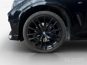 Black BMW X5 2021 in Riga, with an engine capacity of 3.00 L and mileage of 102 thousand km for 49900 €, photo 21 on AUTOMOTO.COM.LV
