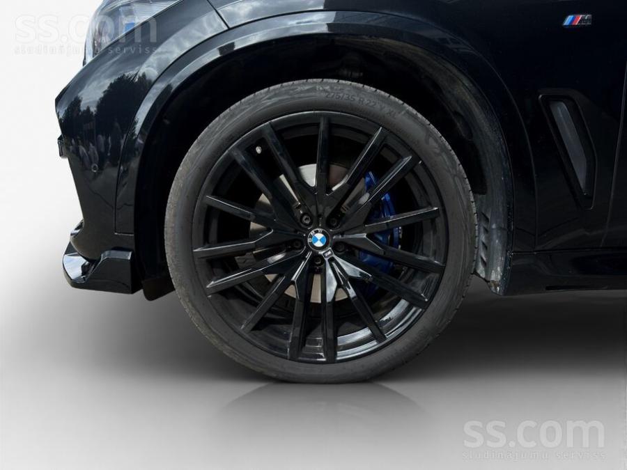 Black BMW X5 2021 in Riga, with an engine capacity of 3.00 L and mileage of 102 thousand km for 49900 €, photo 21 on AUTOMOTO.COM.LV