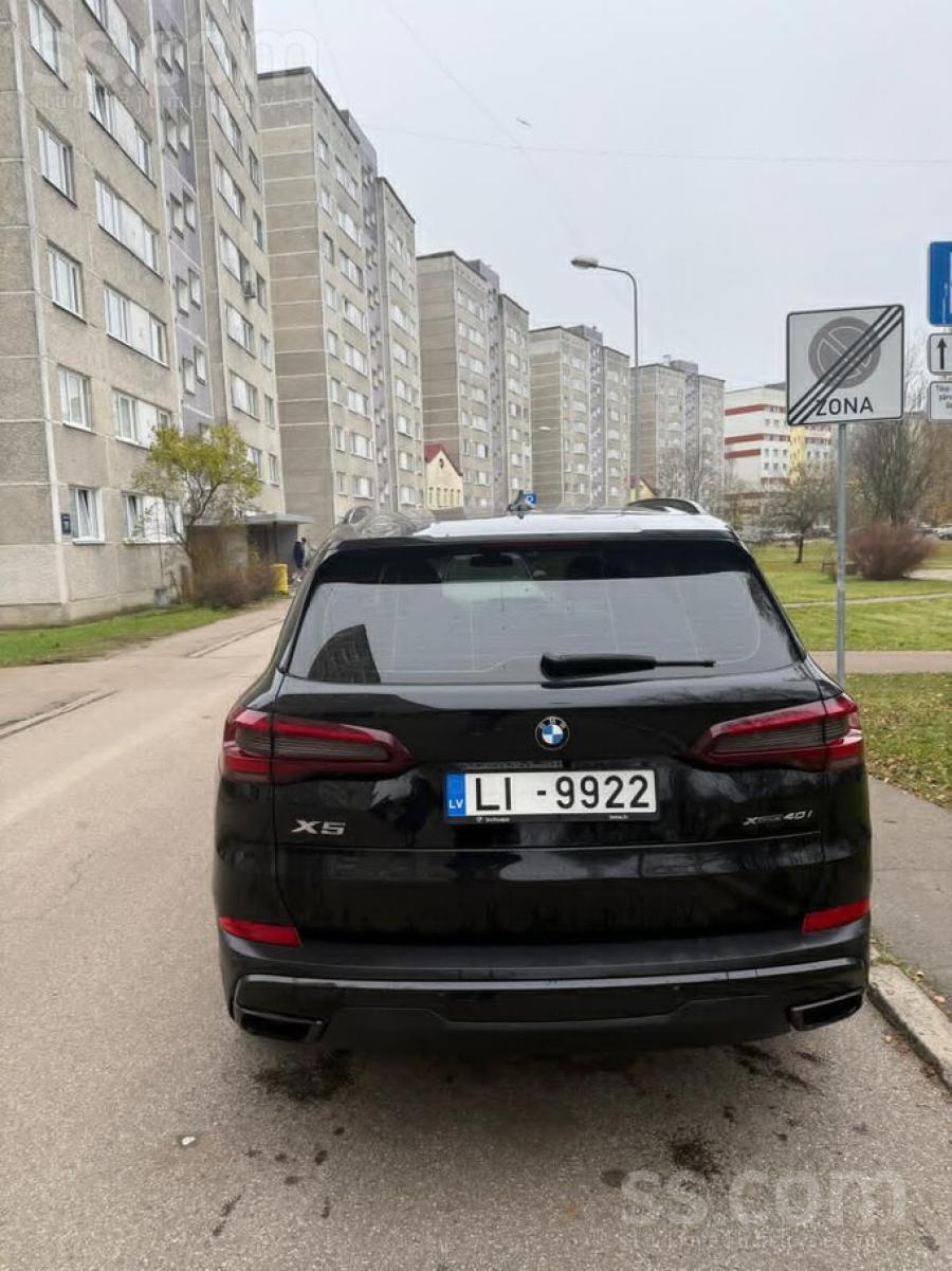 Black BMW X5 2021 in Riga, with an engine capacity of 3.00 L and mileage of 50 thousand km for 48000 €, photo 5 on AUTOMOTO.COM.LV