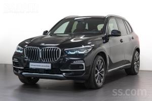 Black BMW X5 2021 in Riga, with an engine capacity of 3.00 L and mileage of 109 thousand km for 41500 €, photo  on AUTOMOTO.COM.LV