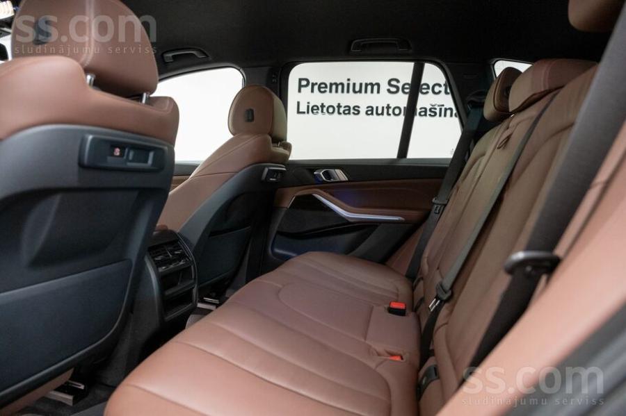 Black BMW X5 2021 in Riga, with an engine capacity of 3.00 L and mileage of 109 thousand km for 41500 €, photo 9 on AUTOMOTO.COM.LV