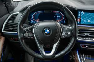 Black BMW X5 2021 in Riga, with an engine capacity of 3.00 L and mileage of 109 thousand km for 41500 €, photo 14 on AUTOMOTO.COM.LV