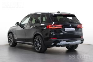 Black BMW X5 2021 in Riga, with an engine capacity of 3.00 L and mileage of 109 thousand km for 41500 €, photo 17 on AUTOMOTO.COM.LV
