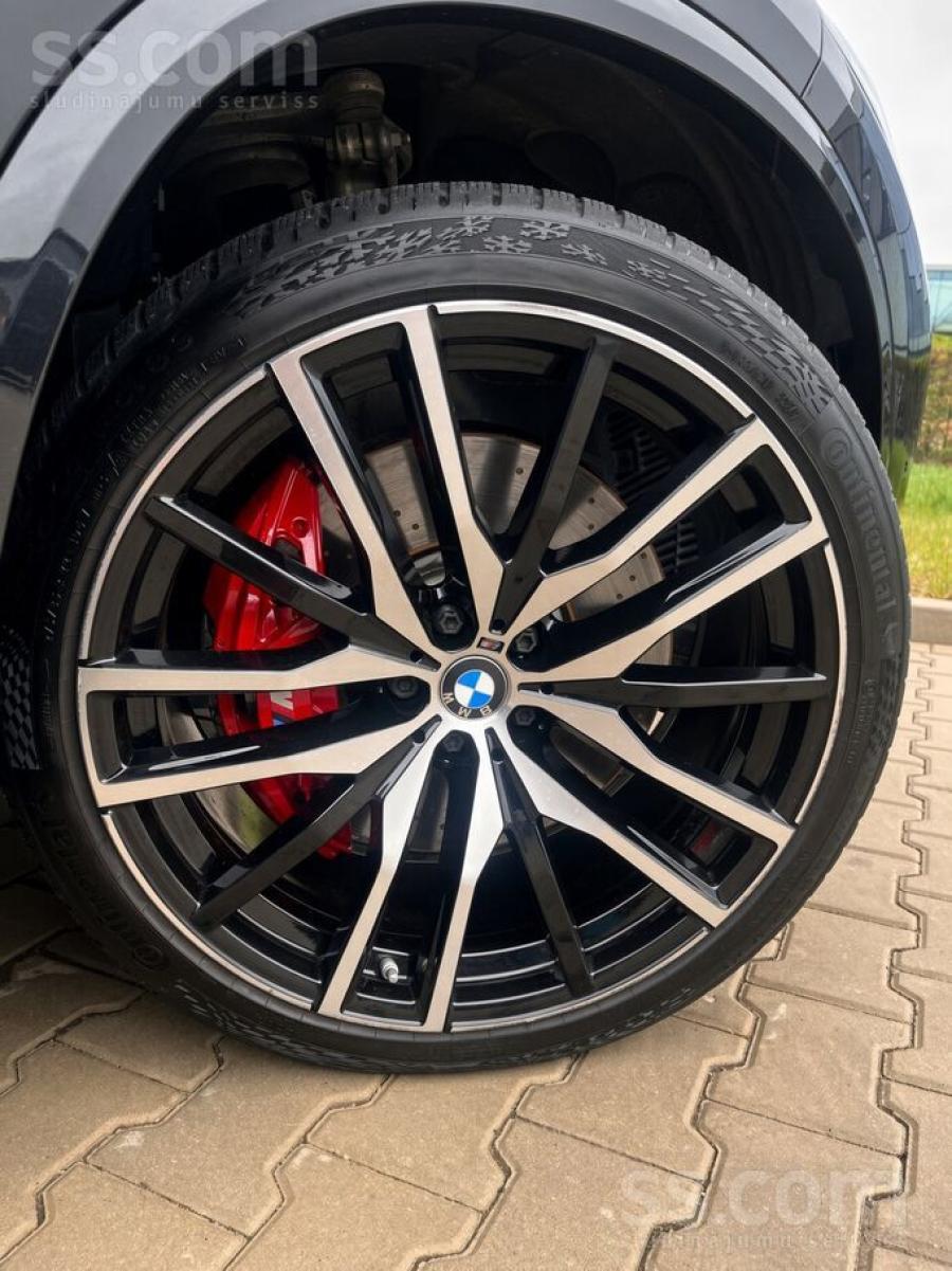Black BMW X5 2021 in Riga, with an engine capacity of 4.40 L and mileage of 89 thousand km for 53900 €, photo 8 on AUTOMOTO.COM.LV