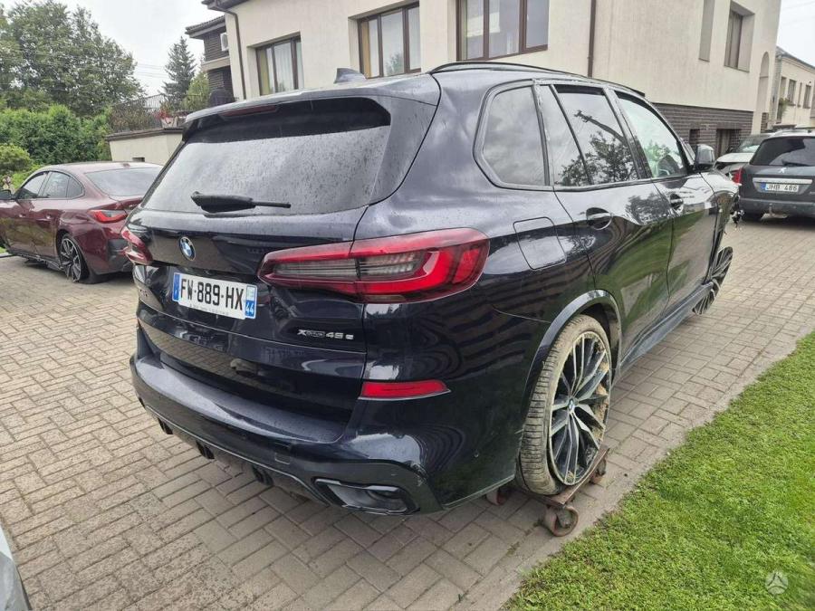 Melns BMW X5 2021 Kauņa, ar dzinēja tilpumu 3.00 L un nobraukumu 156 tūkst. km par 12500 €, foto 3 vietnē AUTOMOTO.COM.LV