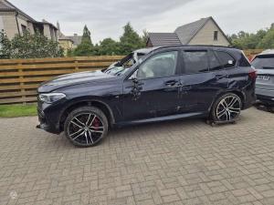 Melns BMW X5 2021 Kauņa, ar dzinēja tilpumu 3.00 L un nobraukumu 156 tūkst. km par 12500 €, foto 4 vietnē AUTOMOTO.COM.LV