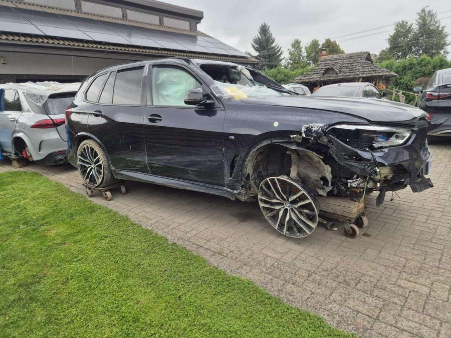 Melns BMW X5 2021 Kauņa, ar dzinēja tilpumu 3.00 L un nobraukumu 156 tūkst. km par 12500 €, foto 19 vietnē AUTOMOTO.COM.LV
