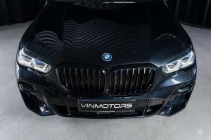 Black BMW X5 2021 in Vilnius, with an engine capacity of 3.00 L and mileage of 58 thousand km for 59999 €, photo 15 on AUTOMOTO.COM.LV