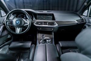 Black BMW X5 2021 in Vilnius, with an engine capacity of 3.00 L and mileage of 58 thousand km for 59999 €, photo 23 on AUTOMOTO.COM.LV