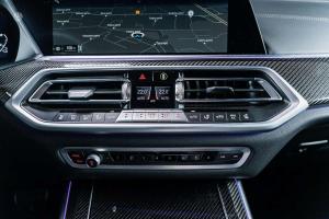 Black BMW X5 2021 in Vilnius, with an engine capacity of 3.00 L and mileage of 58 thousand km for 59999 €, photo 26 on AUTOMOTO.COM.LV