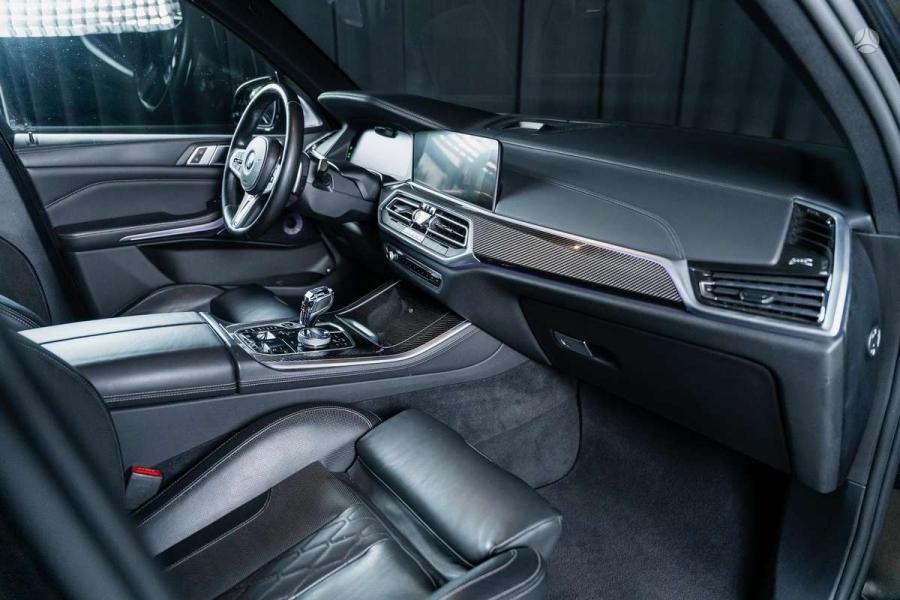 Black BMW X5 2021 in Vilnius, with an engine capacity of 3.00 L and mileage of 58 thousand km for 59999 €, photo 32 on AUTOMOTO.COM.LV
