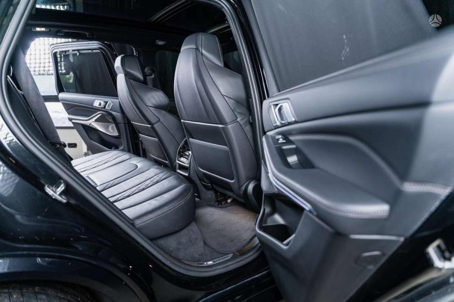 Black BMW X5 2021 in Vilnius, with an engine capacity of 3.00 L and mileage of 58 thousand km for 59999 €, photo 33 on AUTOMOTO.COM.LV