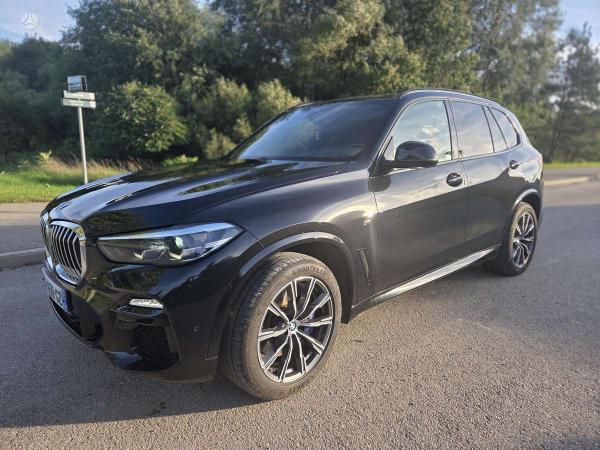 BMW X5 2021 in Taurage on AUTOMOTO.COM.LV Black BMW X5 2021 in Taurage, with an engine capacity of 2.99 L and mileage of 215 thousand km for 30900 €, photo 1 on AUTOMOTO.COM.LV