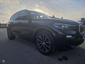 Black BMW X5 2021 in Taurage, with an engine capacity of 2.99 L and mileage of 215 thousand km for 30900 €, photo 9 on AUTOMOTO.COM.LV