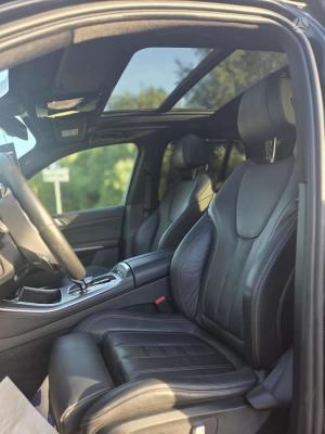 Black BMW X5 2021 in Taurage, with an engine capacity of 2.99 L and mileage of 215 thousand km for 30900 €, photo 15 on AUTOMOTO.COM.LV
