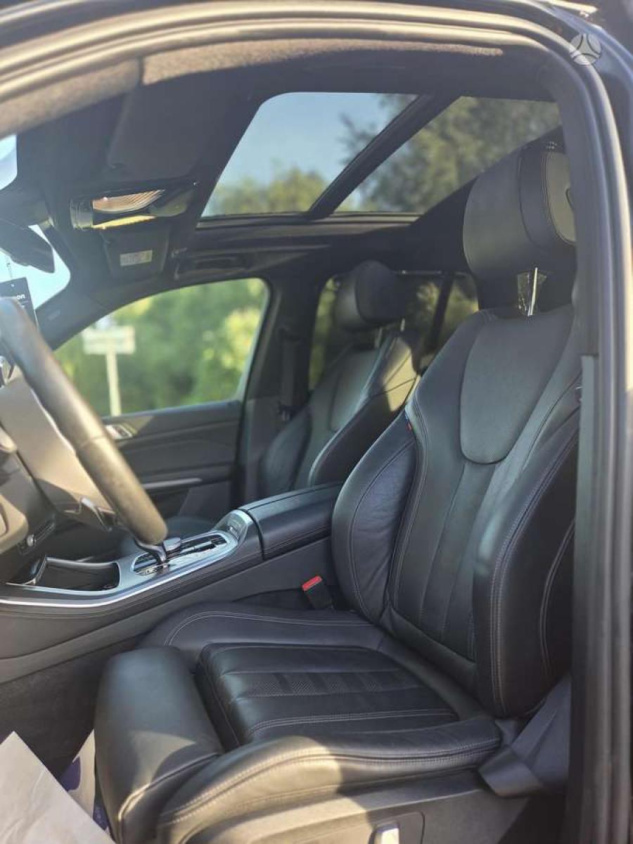 Black BMW X5 2021 in Taurage, with an engine capacity of 2.99 L and mileage of 215 thousand km for 30900 €, photo 15 on AUTOMOTO.COM.LV