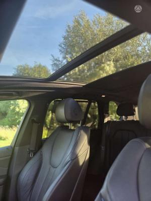 Black BMW X5 2021 in Taurage, with an engine capacity of 2.99 L and mileage of 215 thousand km for 30900 €, photo 16 on AUTOMOTO.COM.LV