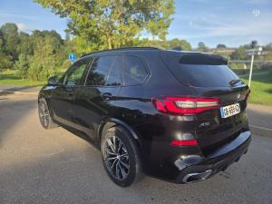 Black BMW X5 2021 in Taurage, with an engine capacity of 2.99 L and mileage of 215 thousand km for 30900 €, photo 19 on AUTOMOTO.COM.LV