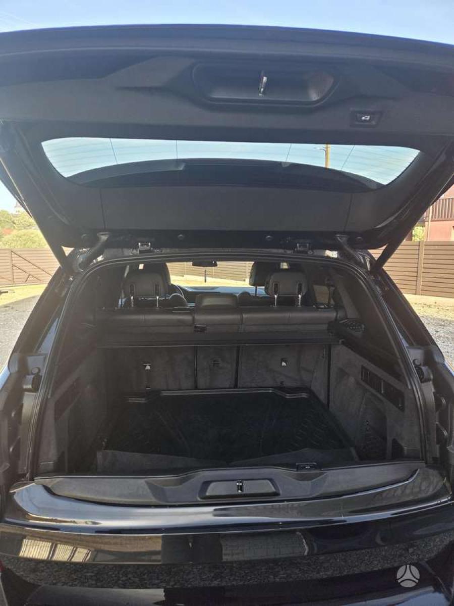 Black BMW X5 2021 in Taurage, with an engine capacity of 2.99 L and mileage of 215 thousand km for 30900 €, photo 22 on AUTOMOTO.COM.LV