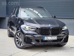 Black BMW X5 2021 in Riga, with an engine capacity of 3.00 L and mileage of 83 thousand km for 42000 €, photo  on AUTOMOTO.COM.LV