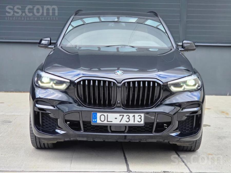 Black BMW X5 2021 in Riga, with an engine capacity of 3.00 L and mileage of 83 thousand km for 42000 €, photo 7 on AUTOMOTO.COM.LV