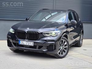 Black BMW X5 2021 in Riga, with an engine capacity of 3.00 L and mileage of 83 thousand km for 42000 €, photo 10 on AUTOMOTO.COM.LV
