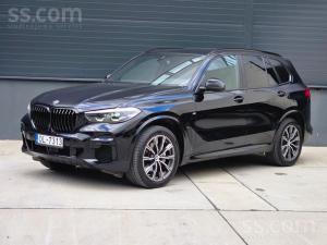 Black BMW X5 2021 in Riga, with an engine capacity of 3.00 L and mileage of 83 thousand km for 42000 €, photo 12 on AUTOMOTO.COM.LV