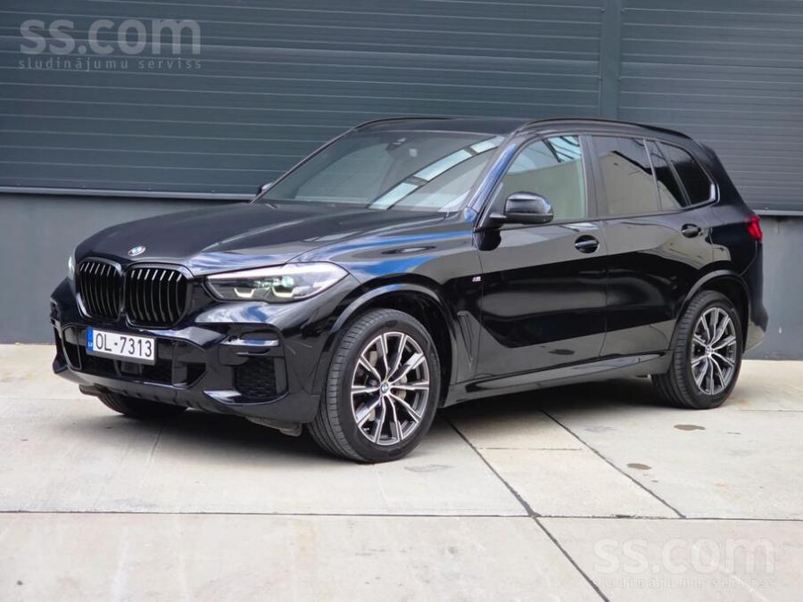Black BMW X5 2021 in Riga, with an engine capacity of 3.00 L and mileage of 83 thousand km for 42000 €, photo 12 on AUTOMOTO.COM.LV