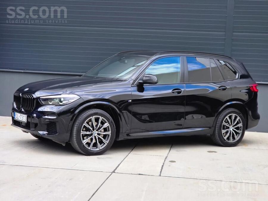 Black BMW X5 2021 in Riga, with an engine capacity of 3.00 L and mileage of 83 thousand km for 42000 €, photo 13 on AUTOMOTO.COM.LV
