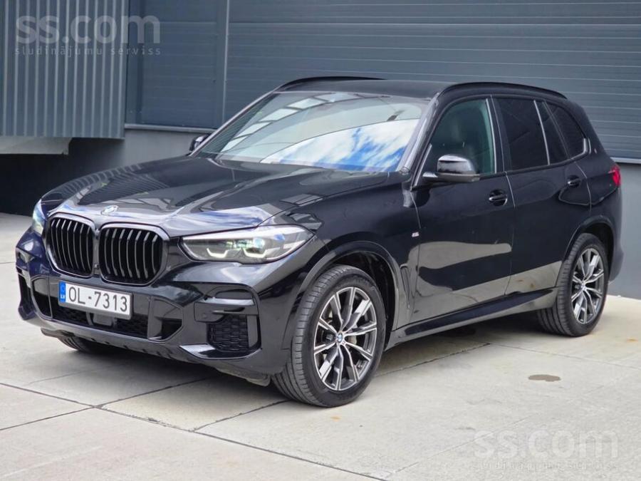 Black BMW X5 2021 in Riga, with an engine capacity of 3.00 L and mileage of 83 thousand km for 42000 €, photo 17 on AUTOMOTO.COM.LV