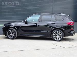 Black BMW X5 2021 in Riga, with an engine capacity of 3.00 L and mileage of 83 thousand km for 42000 €, photo 23 on AUTOMOTO.COM.LV