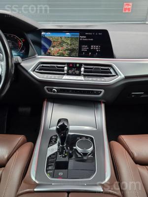 Black BMW X5 2021 in Riga, with an engine capacity of 3.00 L and mileage of 83 thousand km for 42000 €, photo 24 on AUTOMOTO.COM.LV