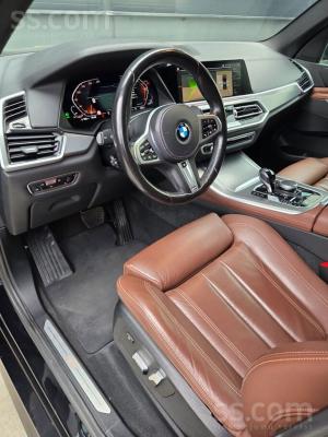 Black BMW X5 2021 in Riga, with an engine capacity of 3.00 L and mileage of 83 thousand km for 42000 €, photo 29 on AUTOMOTO.COM.LV