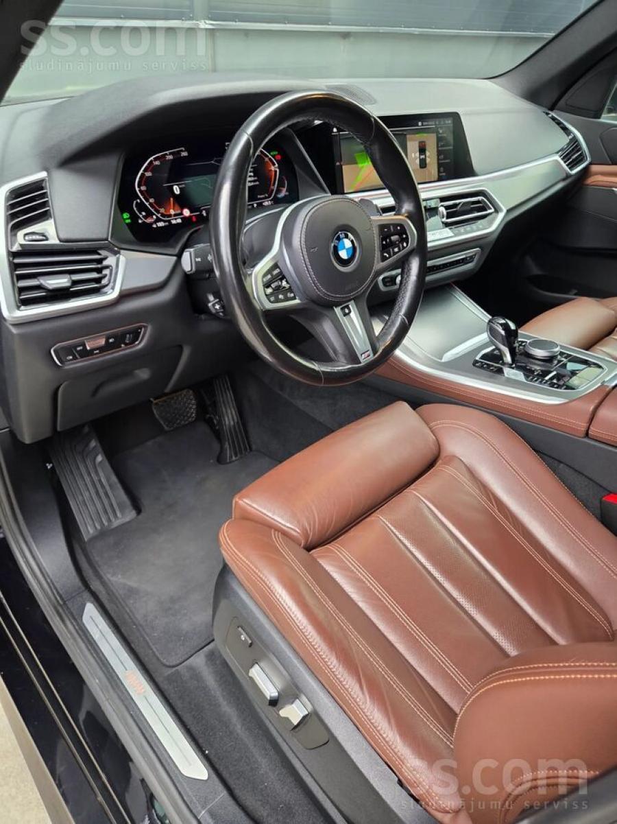 Black BMW X5 2021 in Riga, with an engine capacity of 3.00 L and mileage of 83 thousand km for 42000 €, photo 29 on AUTOMOTO.COM.LV