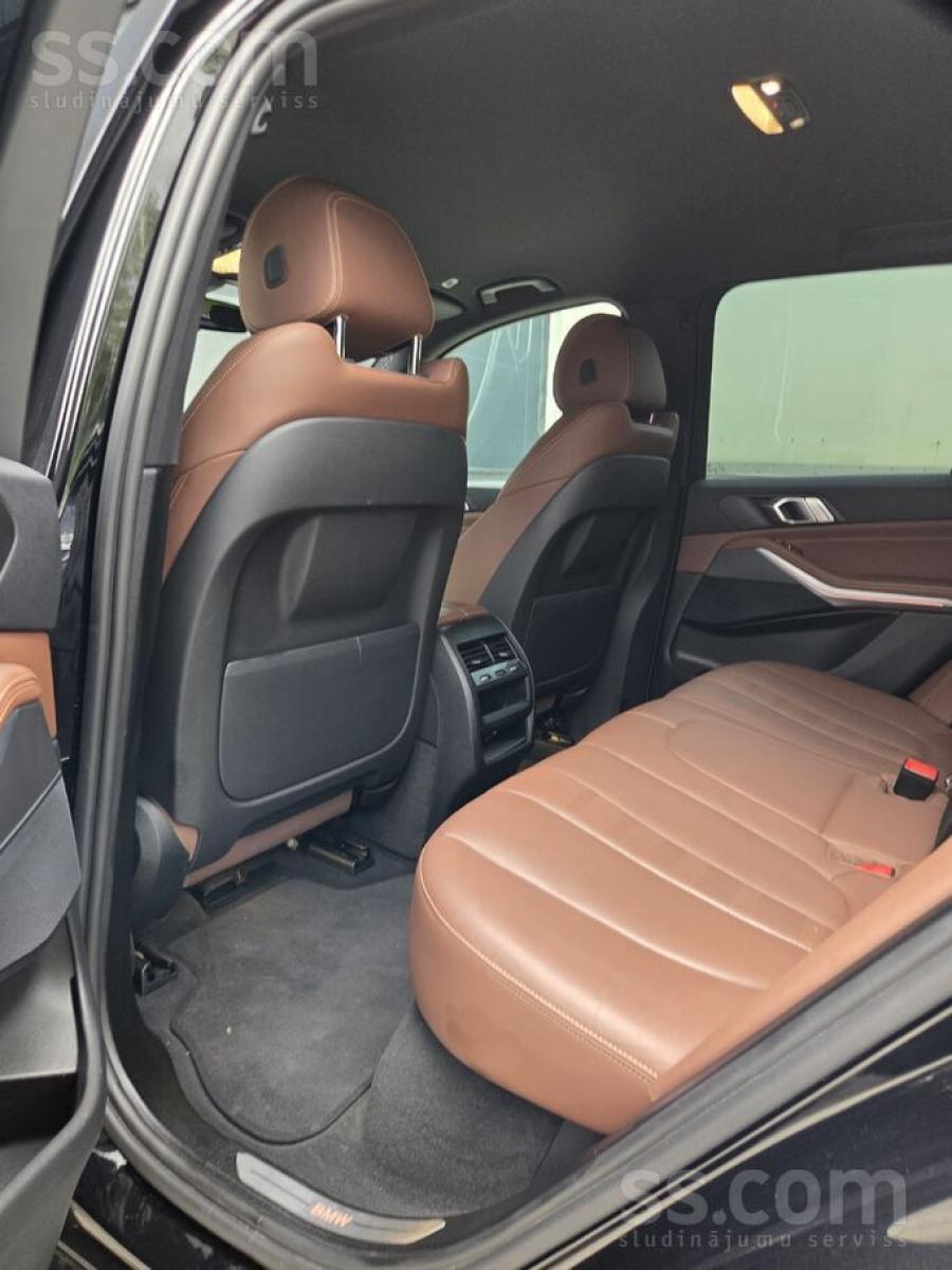 Black BMW X5 2021 in Riga, with an engine capacity of 3.00 L and mileage of 83 thousand km for 42000 €, photo 32 on AUTOMOTO.COM.LV