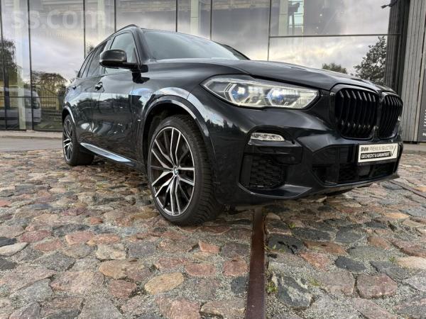 BMW X5 2021 in Riga on AUTOMOTO.COM.LV Black BMW X5 2021 in Riga, with an engine capacity of 3.00 L and mileage of 149 thousand km for 49950 €, photo 3 on AUTOMOTO.COM.LV
