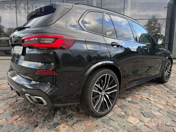 BMW X5 2021 in Riga on AUTOMOTO.COM.LV Black BMW X5 2021 in Riga, with an engine capacity of 3.00 L and mileage of 149 thousand km for 49950 €, photo 6 on AUTOMOTO.COM.LV