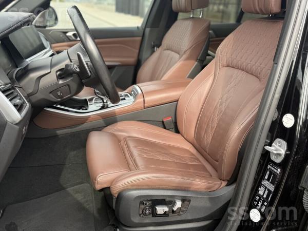 BMW X5 2021 in Riga on AUTOMOTO.COM.LV Black BMW X5 2021 in Riga, with an engine capacity of 3.00 L and mileage of 149 thousand km for 49950 €, photo 9 on AUTOMOTO.COM.LV